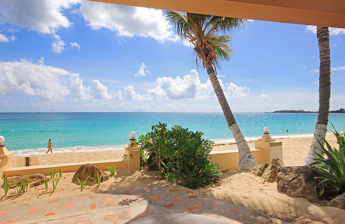 Mary's Boon Hotel - Beach Resort, Restaurant & Bar